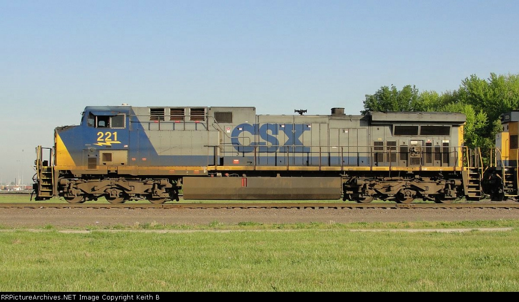 CSX 221